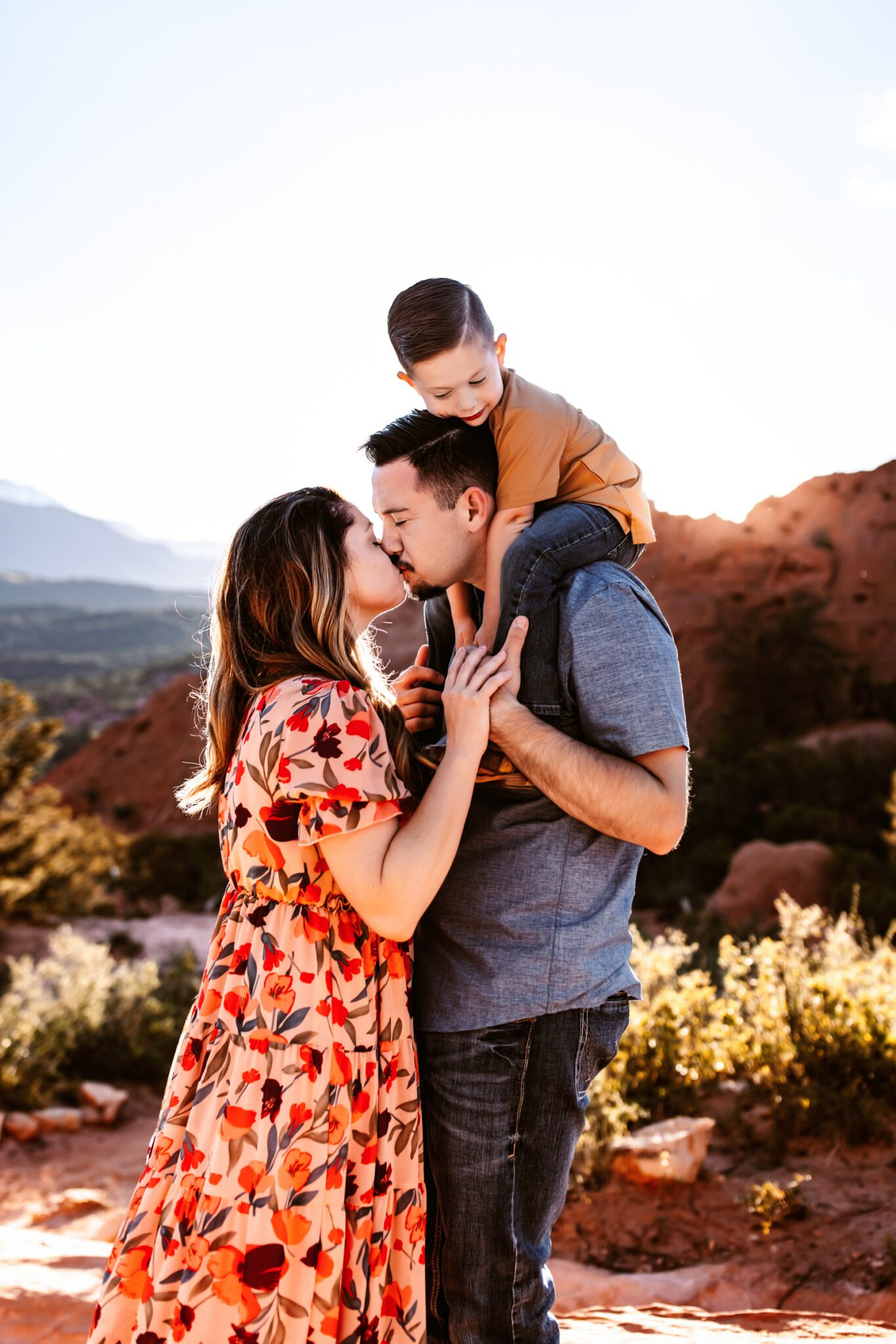 A Spring Photo Session in Colorado Springs | Golden Hour Magic