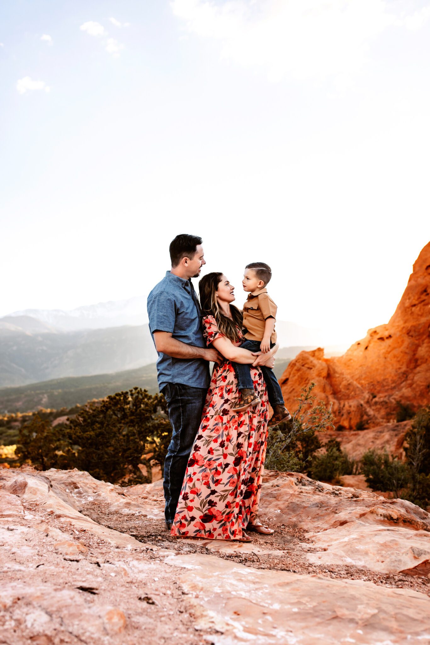 A Spring Photo Session in Colorado Springs | Golden Hour Magic