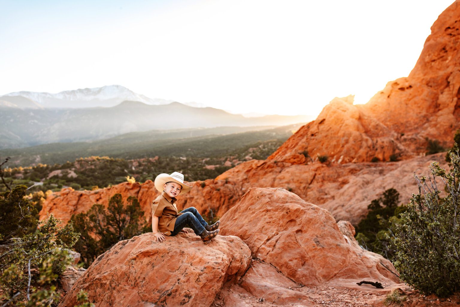 A Spring Photo Session in Colorado Springs | Golden Hour Magic